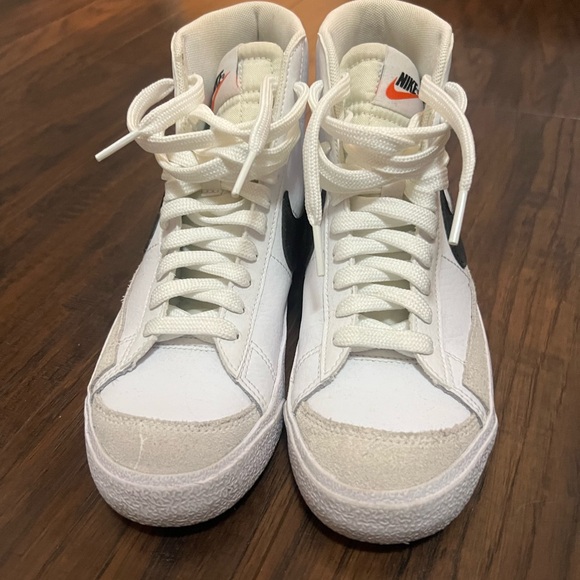 Nike | Shoes | Nike White Hightop Sneakers | Poshmark
